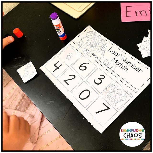 Fall Leaf Count & Match Quantities to Numerals - Kindergarten Chaos